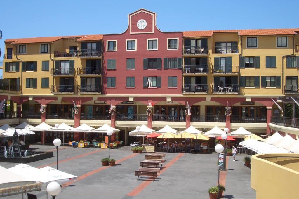 Sale of the Cultural Centre and piazza at the Italian Forum - Co.As.It.